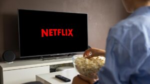 Elon Musk CONFIRMED! Ground-breaking Tesla Smart TV 2025