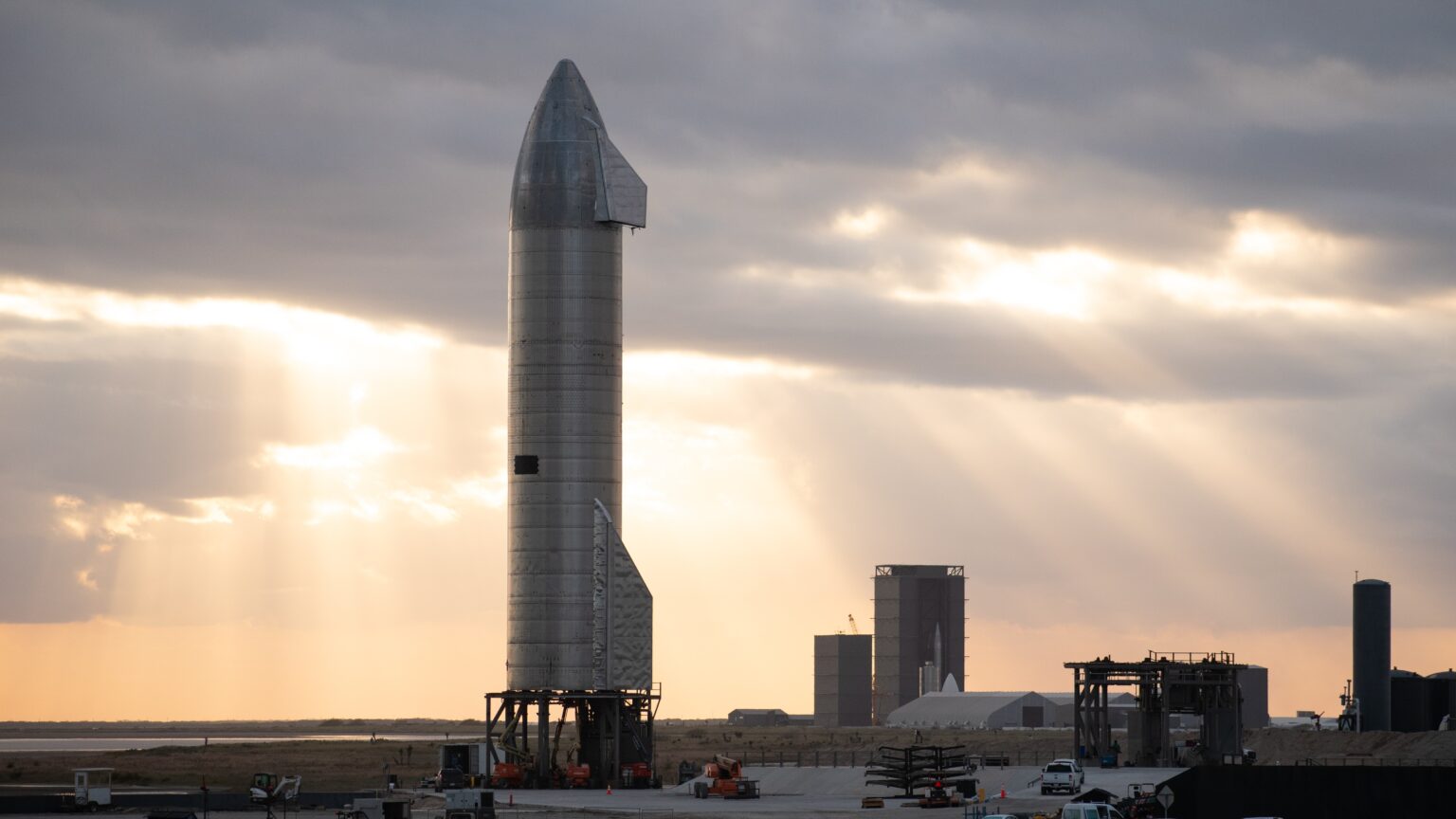 SpaceX revealed New Heat Shield on Starship Flight 10 to Beat 1500°C ...