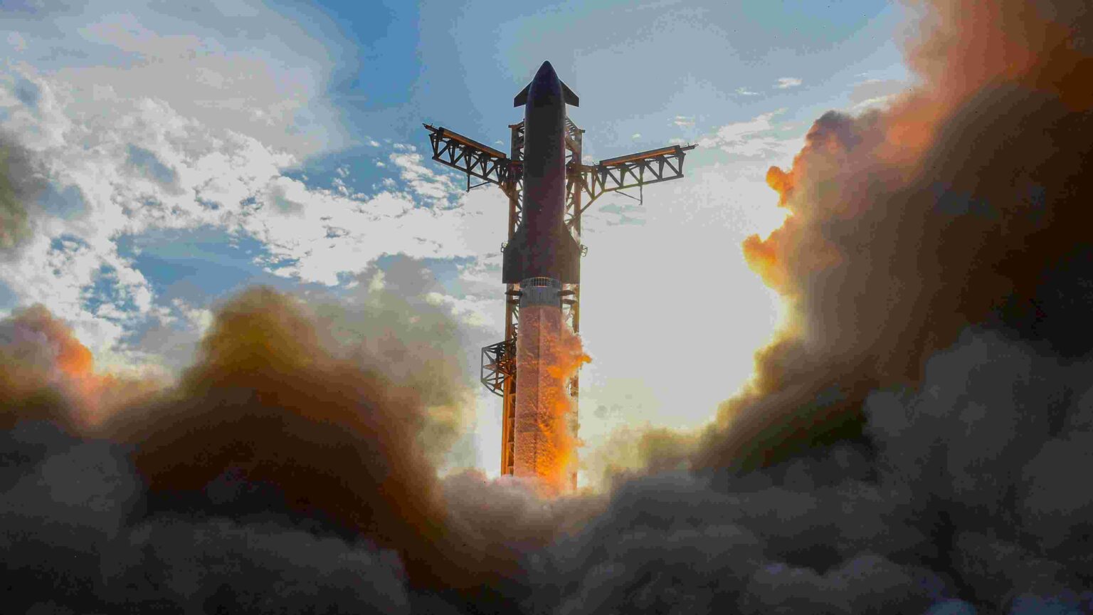 SpaceX’s Genius Solution to send Starship Straight to the Moon! Better ...